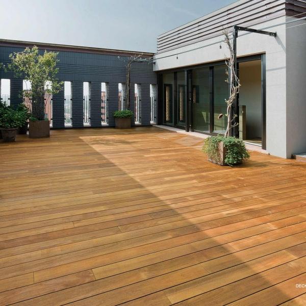 Il Teak: Il Legno da Esterno per Antonomasia